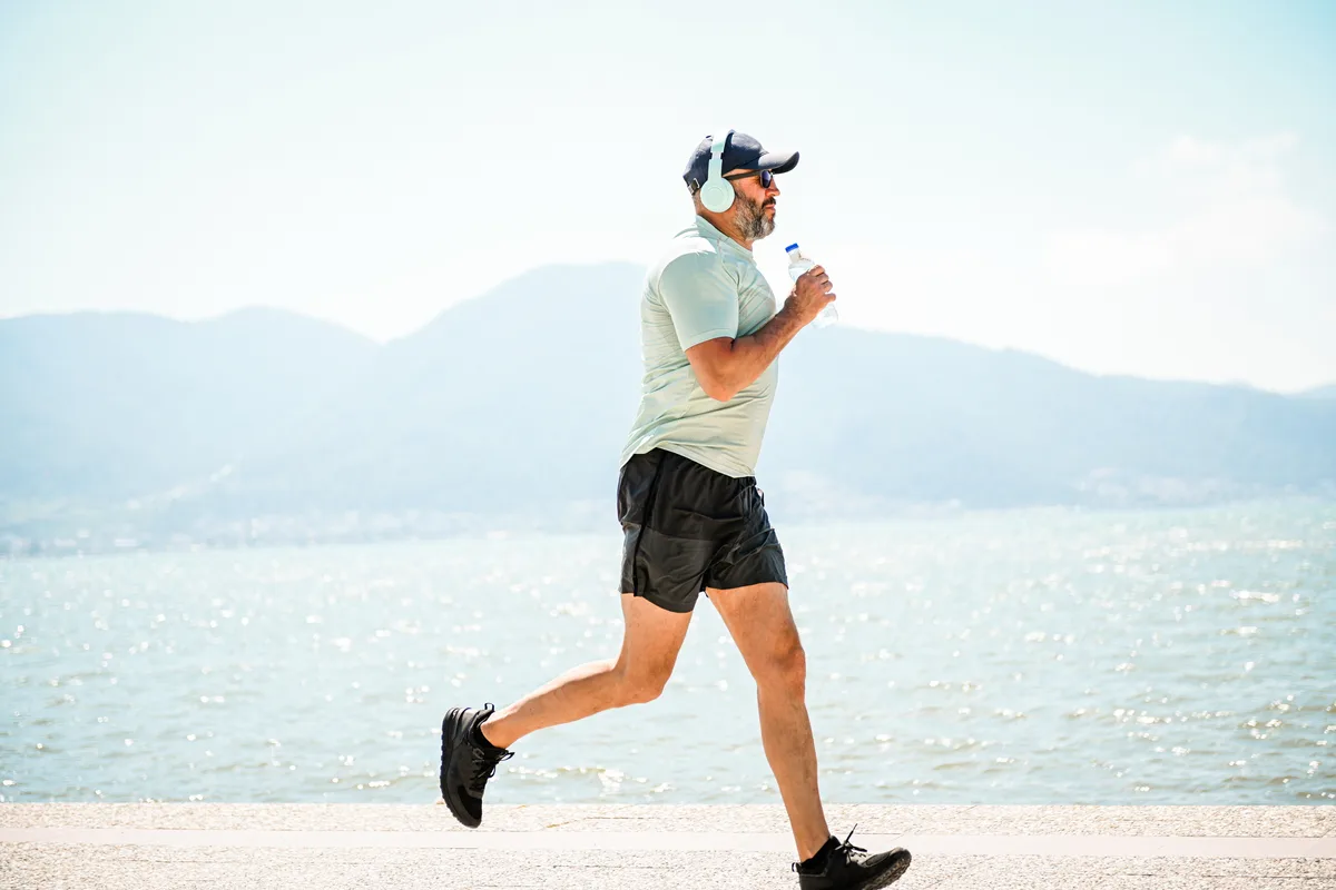 Stay cool in the right kit: Here's what to wear when you're exercising ...